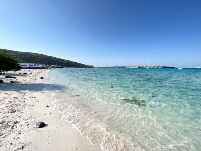 Playa Pichilingue in La Paz Mexico (Next Door To Playa Balandra ...
